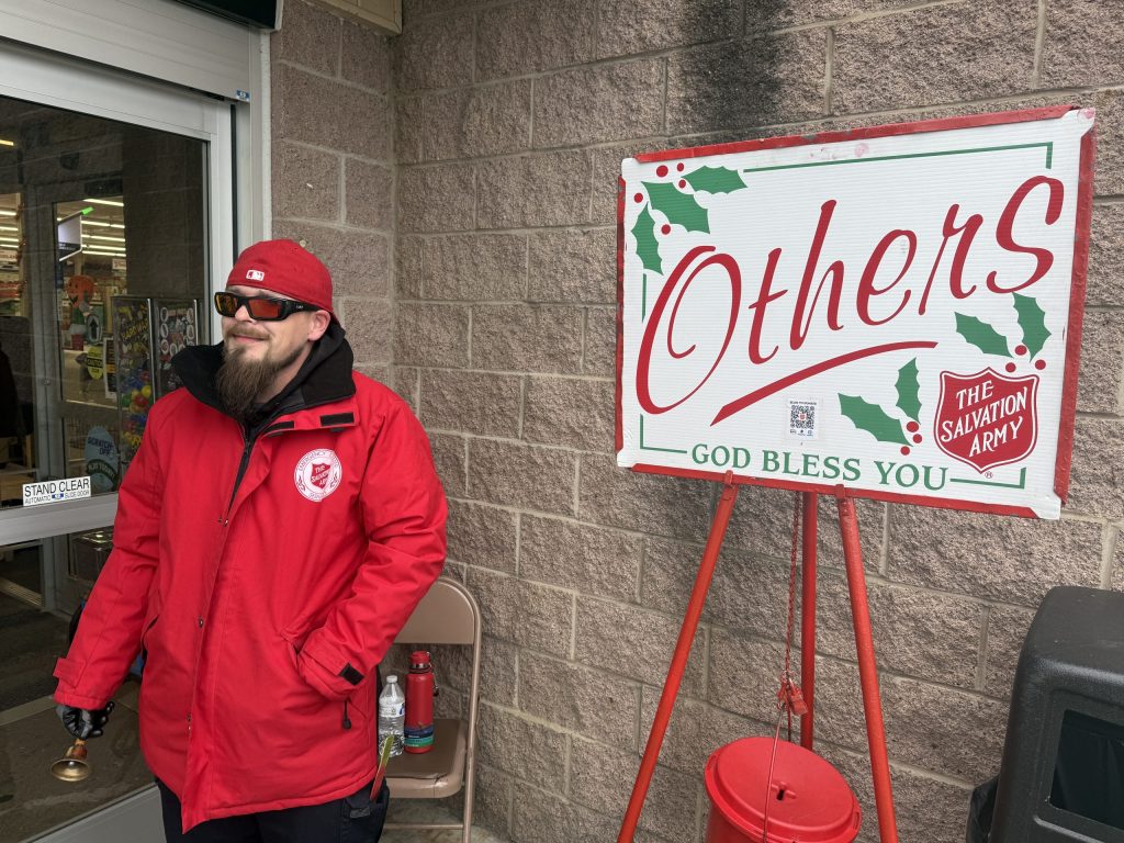 Salvation Army begins its annual Red Kettle Campaign - Herald-Standard